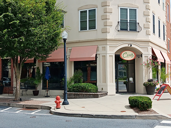 Ciro's corner location in Lancaster beckons with its cream-colored facade and burgundy awnings&mdash;like an Italian grandmother waving you in for dinner.