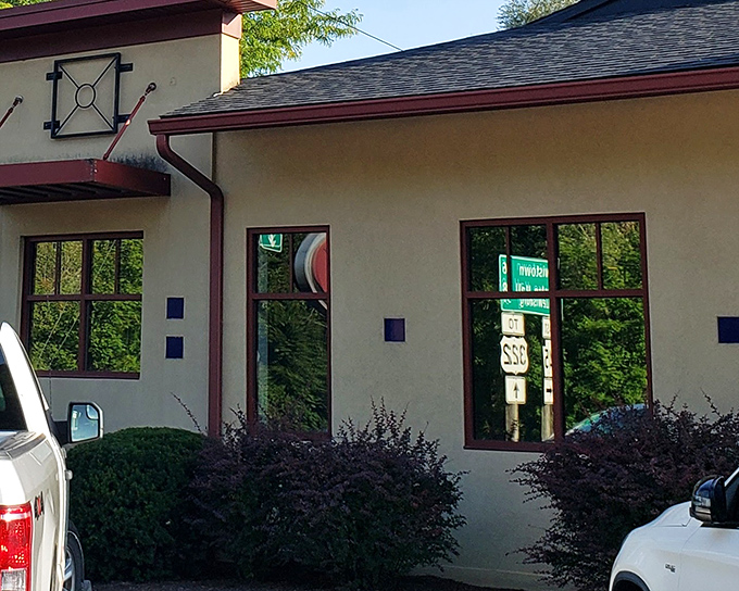 The unassuming exterior of Kelly's Steak & Seafood in Boalsburg might fool you, but Pennsylvania locals know better than to judge this culinary treasure by its cover.