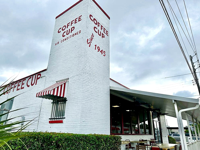 This unassuming Pensacola gem proves that true breakfast magic doesn't need flashy facades.