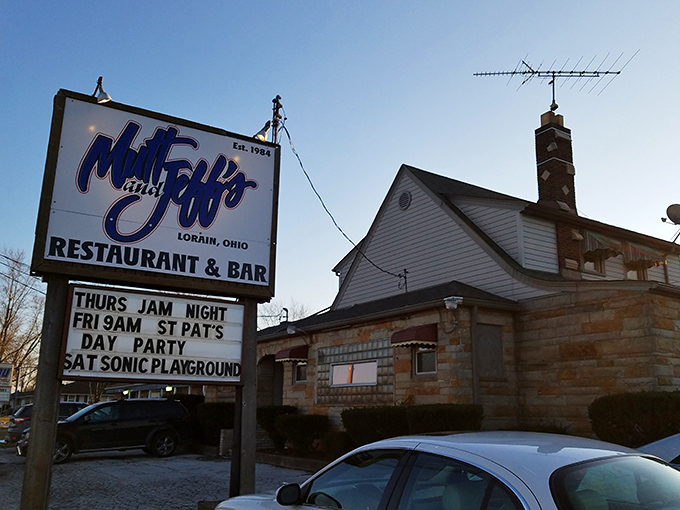 The unassuming exterior of Mutt & Jeff's hides culinary treasures within, like finding a diamond in your grandmother's cookie jar.