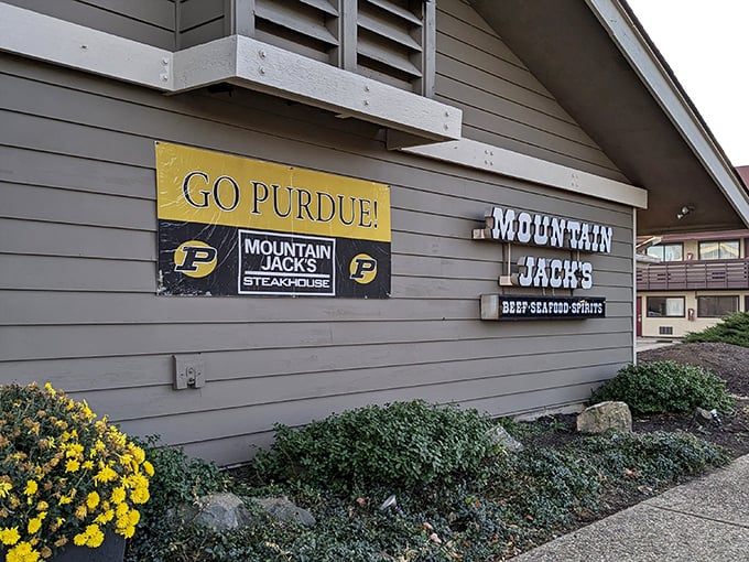 The unassuming exterior of Mountain Jack's hides its culinary treasures like a poker champion with four aces saying "I'll just check."