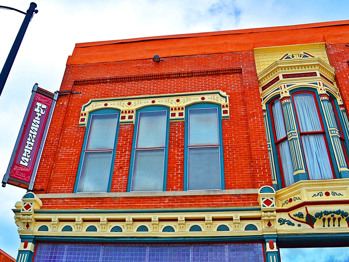 History stands proud on Clinton Street, where Kissner's brick fa&ccedil;ade has welcomed hungry Ohioans through decades of changing times.