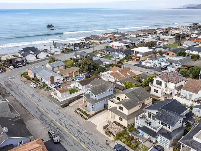 Coastal California living at its finest&mdash;where beach houses perch like spectators at nature's greatest show, the endless Pacific.