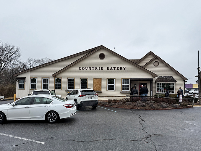 The Countrie Eatery sits like a friendly neighbor, always ready with comfort food and warm welcomes.