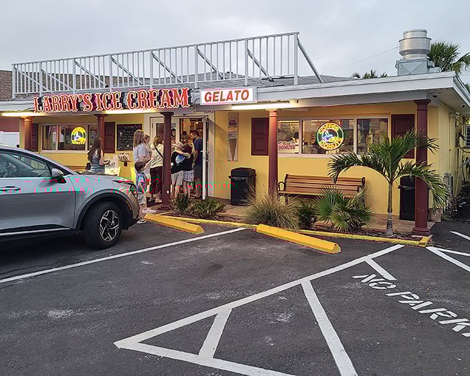 The yellow beacon of frozen happiness on Gulf Boulevard beckons with a promise that calories don't count when you're on vacation.