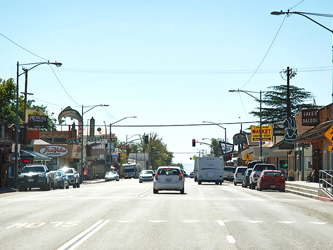 Main Street simplicity with a side of majesty. Lone Pine's downtown stretch invites you to slow down while those Sierra peaks remind you why you came.