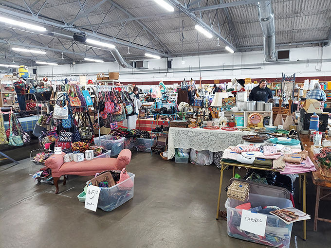 Welcome to treasure hunter heaven! The Springfield Antique Show sprawls before you like an archaeological dig where someone else already did the digging.