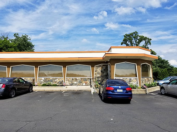 The unassuming exterior of Lancers Diner stands like a beacon of breakfast hope in Horsham, where morning dreams come true one pancake at a time.