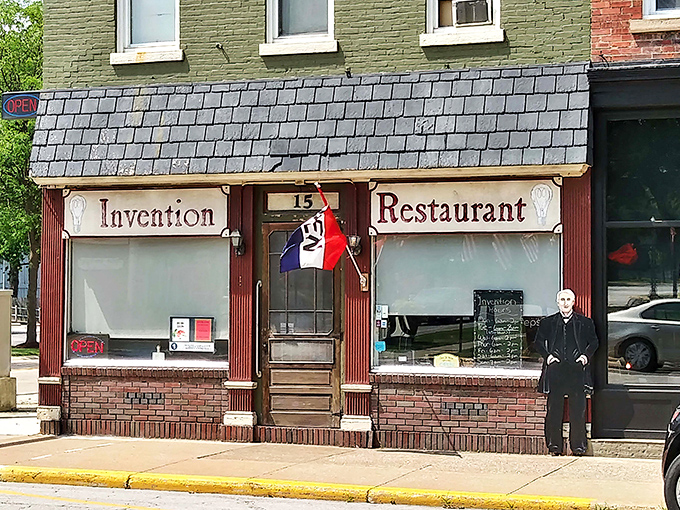 The Edison silhouette standing guard outside Invention Restaurant is like a culinary lighthouse beckoning hungry travelers to this unassuming Milan cornerstone.
