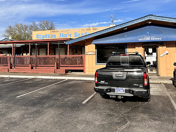 The nautical-themed exterior of Captain Jim's stands like a landlocked lighthouse in Pigeon Forge, beckoning seafood lovers with its promise of oceanic treasures.