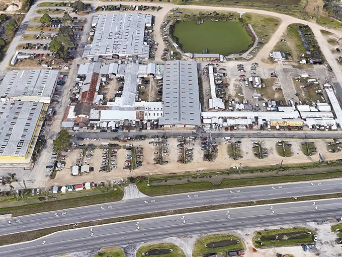 From above, this sprawling marketplace looks like a small city dedicated to the art of the deal. Florida's bargain hunters' paradise!