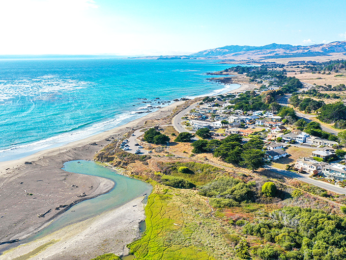 Cambria's coastline looks like Mother Nature showing off her best work&mdash;turquoise waters meeting golden shores under California's impossibly blue skies.