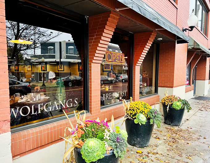 That green glow isn't kryptonite &ndash; it's the beacon calling Maryland's crab cake connoisseurs home.