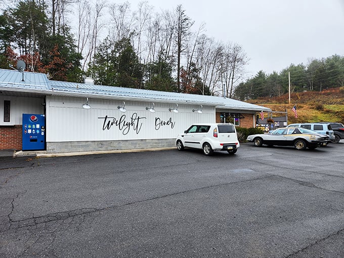 This unassuming exterior hides culinary treasures that draw food lovers from across Pennsylvania's rolling countryside.