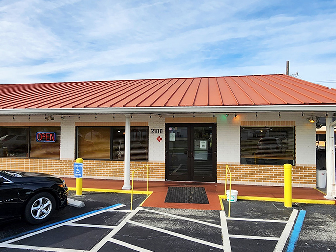 That red roof isn't just a beacon&mdash;it's a promise of comfort food done right.