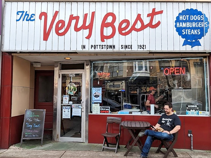 The iconic storefront hasn't changed much since 1921&mdash;proof that when you're doing something right, why mess with perfection?