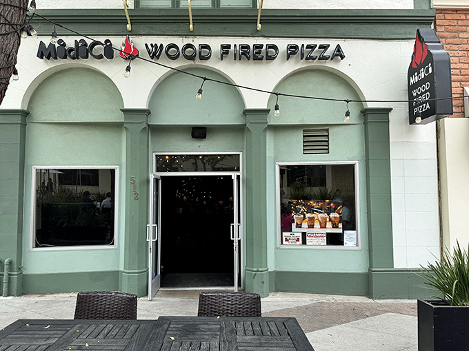 The mint-green fa&ccedil;ade of MidiCi beckons pizza lovers like a siren song on Ventura's Main Street. Simplicity with style.