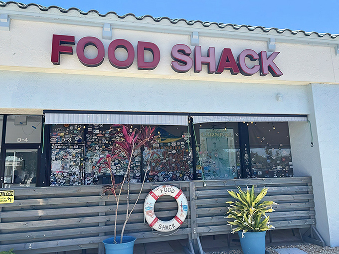 The humble exterior that's fooled countless drivers into missing Florida's seafood treasure hiding in plain sight.