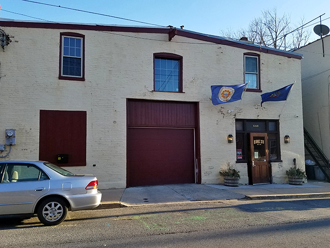 The unassuming entrance to Horse Inn feels like discovering a secret password-protected speakeasy, minus the need to know anyone named Vinny.