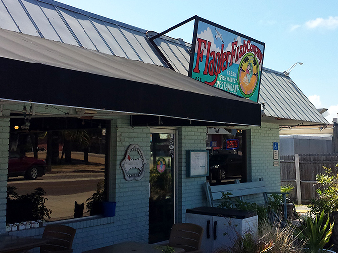 This cheerful yellow beacon of seafood excellence practically waves you in from the street like a friendly neighbor.