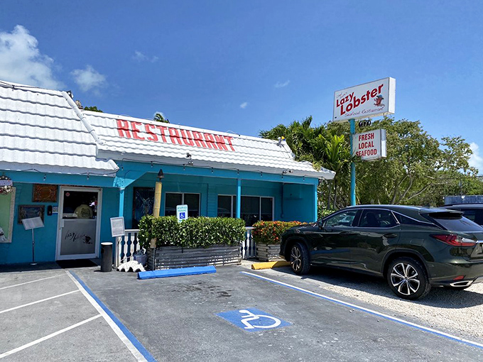 That turquoise exterior isn't just eye-catching &ndash; it's practically broadcasting "fresh seafood paradise" to every passing car.