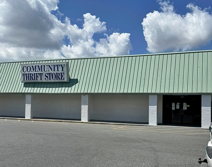 The unassuming mint-green roof houses a treasure trove that would make any bargain hunter's heart skip a beat. Florida's thrifting paradise awaits!