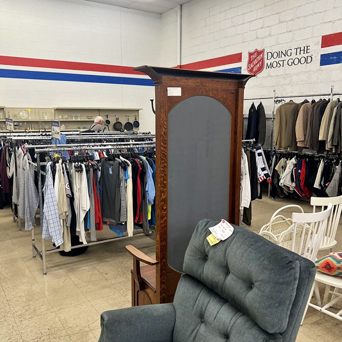 This Cincinnati treasure trove proves that one person's donation is another's retail therapy paradise.