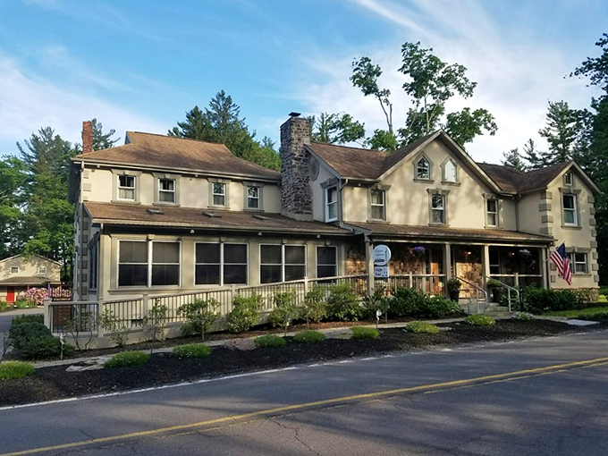 A color explosion that feels like stepping into a 1950s postcard – Valliant's turquoise and pink exterior promises retro delights inside.