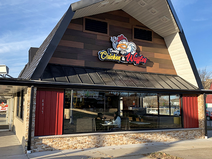The barn-like exterior with its cheerful rooster logo practically winks at you, promising comfort food that'll make your soul do a happy dance.
