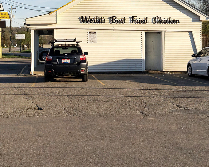 The unassuming exterior of Hitching Post Kellogg might fool you, but culinary wisdom teaches us that the most modest buildings often hide the greatest treasures.