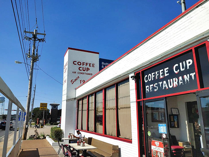 This unassuming Pensacola gem proves that true breakfast magic doesn't need flashy facades.