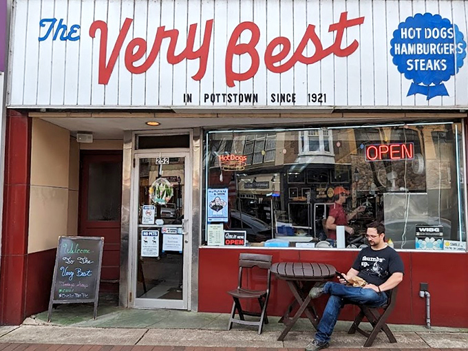The iconic storefront hasn't changed much since 1921&mdash;proof that when you're doing something right, why mess with perfection?