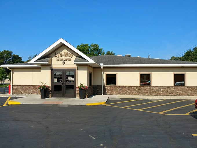 The unassuming exterior of Lyn-Way Restaurant stands like a culinary lighthouse in Ashland, beckoning hungry travelers with promises of homestyle comfort.