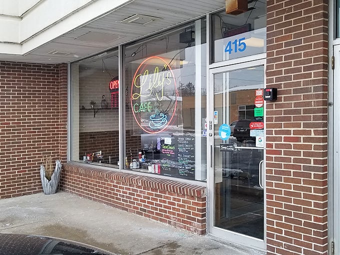 The unassuming storefront with its simple "EAT" sign delivers exactly what it promises. No fancy frills, just honest-to-goodness deliciousness waiting inside.