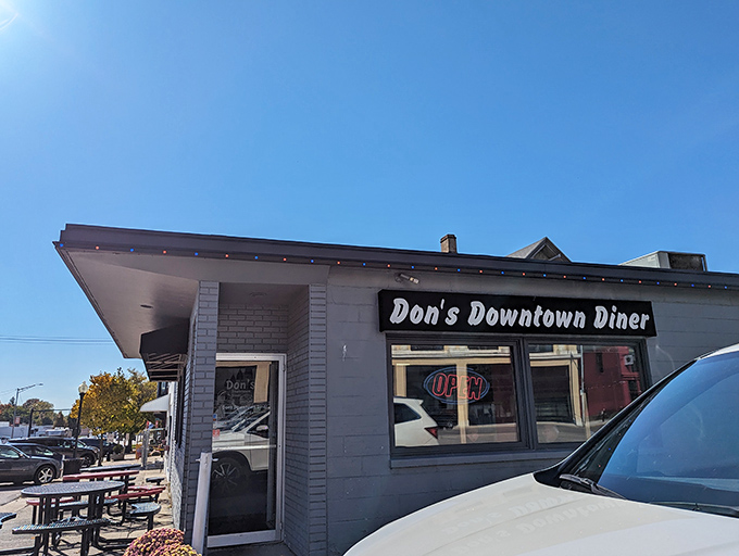 The unassuming exterior of Don's Downtown Diner proves once again that culinary treasures often hide in plain sight. No fancy frills, just fantastic food awaiting inside.