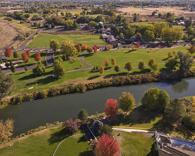 Hermiston's riverside parks offer that perfect blend of natural beauty and small-town tranquility. Retirement goals, perfectly framed.