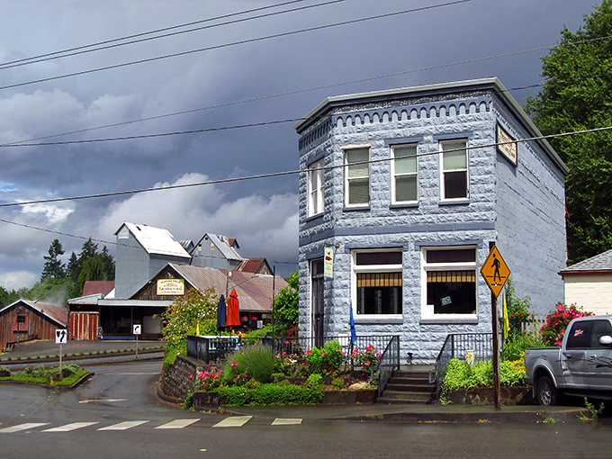These flowers frame Aurora's historic main street like nature's confetti, creating a small-town tableau that Norman Rockwell would have rushed to paint.