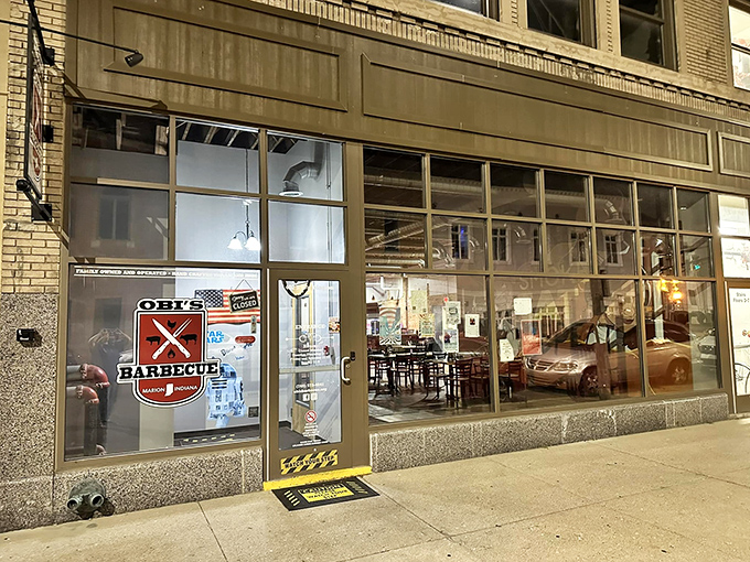 Downtown Marion's unassuming storefront hides a smoky paradise within. Like finding a treasure map where X marks the spot for exceptional barbecue.