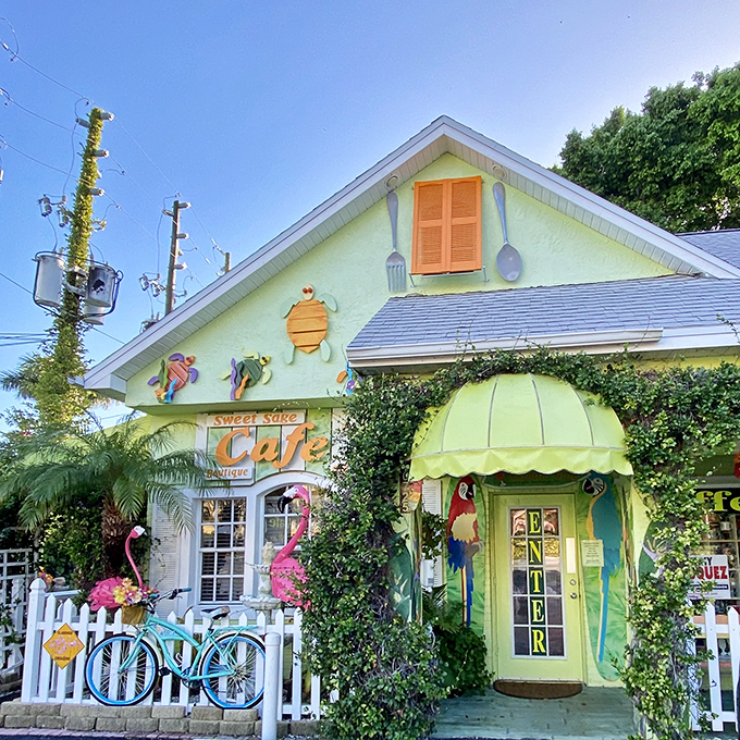 The lime-green cottage with giant silverware and tropical flair isn't just eye-catching&mdash;it's practically screaming "amazing brunch inside!" at passing motorists on Gulf Boulevard.
