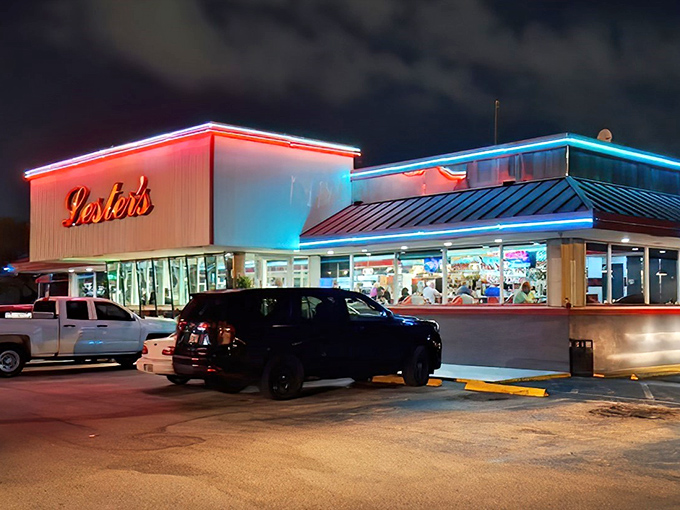Lester's neon sign cuts through the Florida night like a beacon of hope for the hungry. Classic Americana never looked so appetizing.