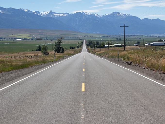 That perfect postcard moment when Oregon's Hells Canyon Scenic Byway reveals its dramatic river curves.