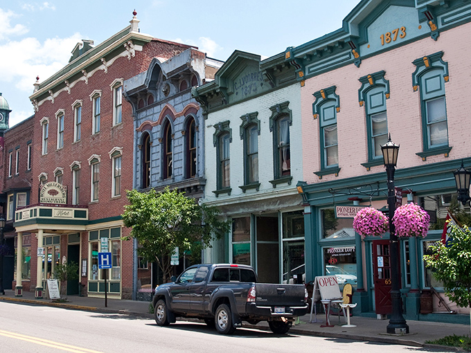 Where worlds collide! Amish transportation meets modern life on the roads of Holmes County, creating a living postcard of American cultural harmony. 