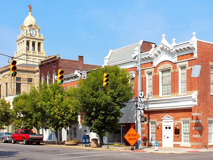 Marion's historic courthouse stands sentinel over downtown, its limestone fa&ccedil;ade and clock tower a reminder that some architectural treasures don't need popcorn to be spectacular.