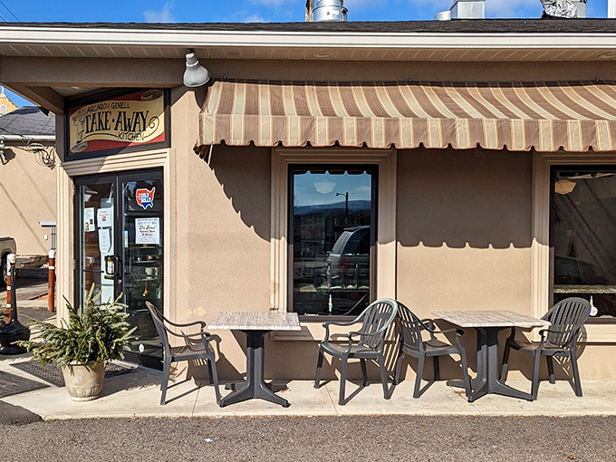 The unassuming facade of Arcaro and Genell's Take-Away Kitchen proves once again that culinary treasures often hide behind the most modest doors.