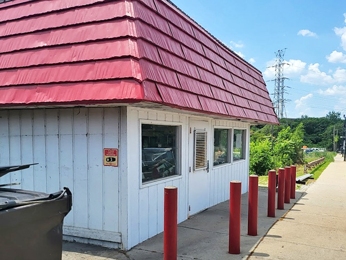 That distinctive red roof has been beckoning hungry souls like a lighthouse for fish lovers since forever.