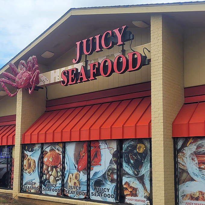 The unassuming exterior of Juicy Seafood in Smyrna hides a seafood paradise that would make coastal restaurants blush with envy.