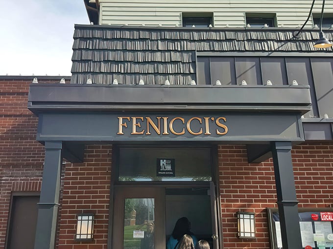 The brick fa&ccedil;ade of Fenicci's welcomes hungry visitors like an old friend who happens to make the best Italian food in town.