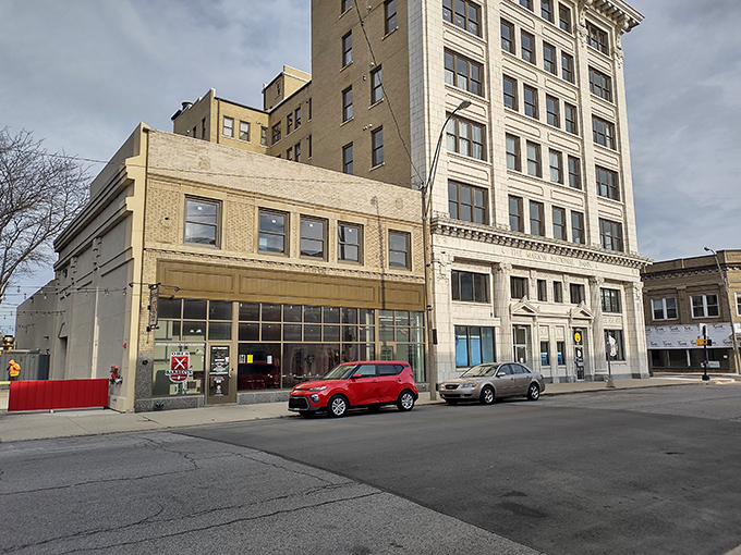 Downtown Marion's unassuming storefront hides a smoky paradise within. Like finding a treasure map where X marks the spot for exceptional barbecue.