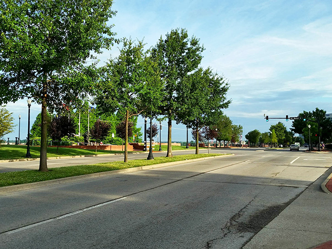 Tree-lined streets and wide-open spaces define Evansville's charm, where rush hour feels more like a gentle suggestion than a daily battle.