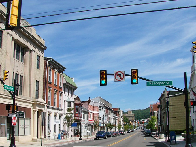 Broad Street stretches before you like a Norman Rockwell painting come to life, complete with historic buildings and that small-town charm money can't manufacture.